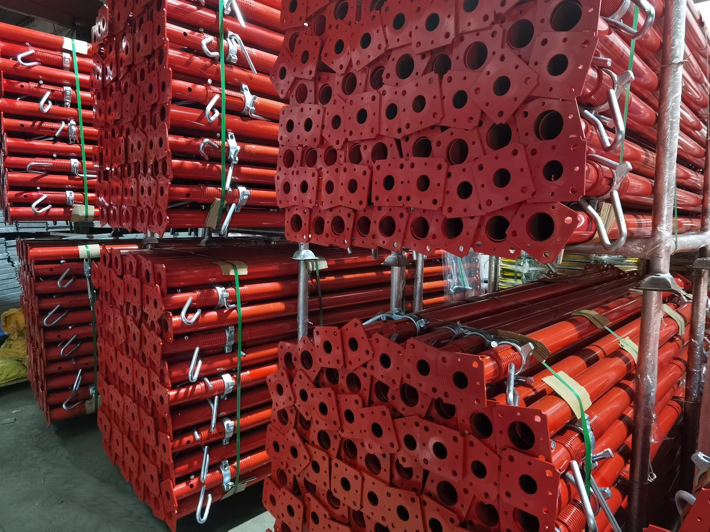 Steel Props VS Aluminum Props - EK Scaffolding