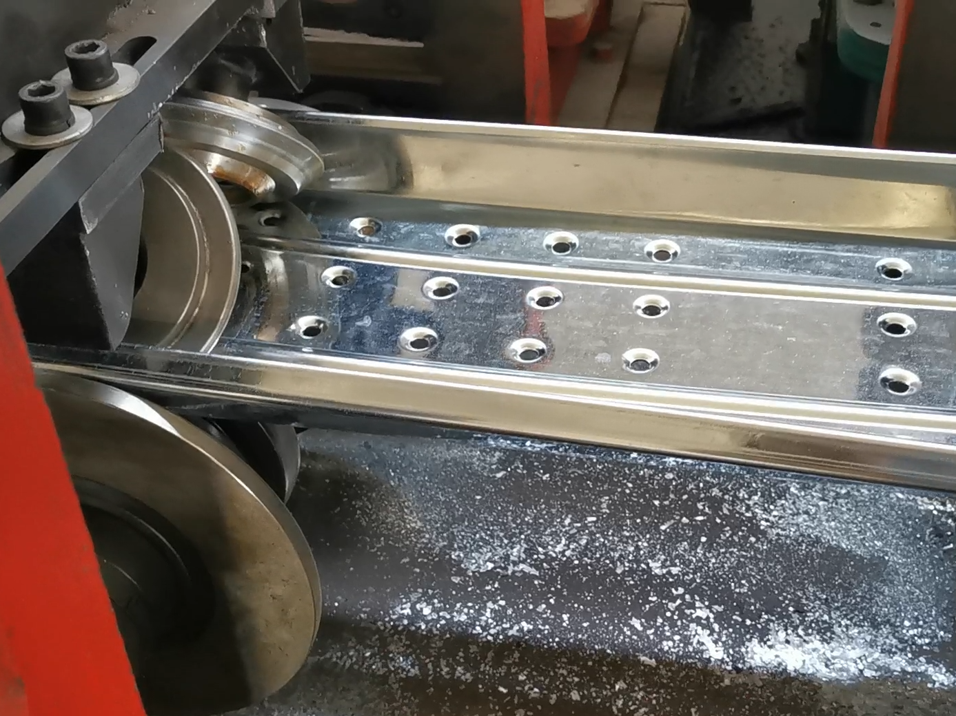 How To Use Scaffolding Walk Board? - EK Scaffolding